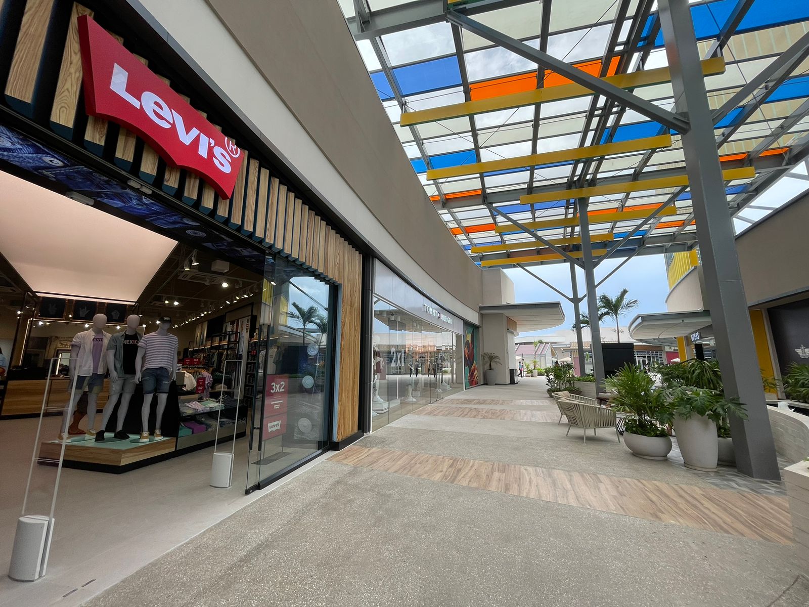 Abre sus puertas el centro comercial más grande de Latinoamérica: Go ...